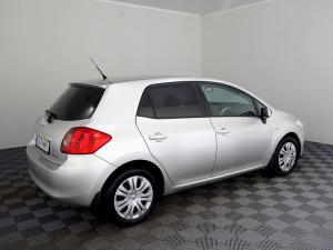 Pelēks Toyota Auris 2007 Tallina, ar dzinēja tilpumu 1.60 L un nobraukumu 237 tūkst. km par 2199 €, foto 13 vietnē AUTOMOTO.COM.LV