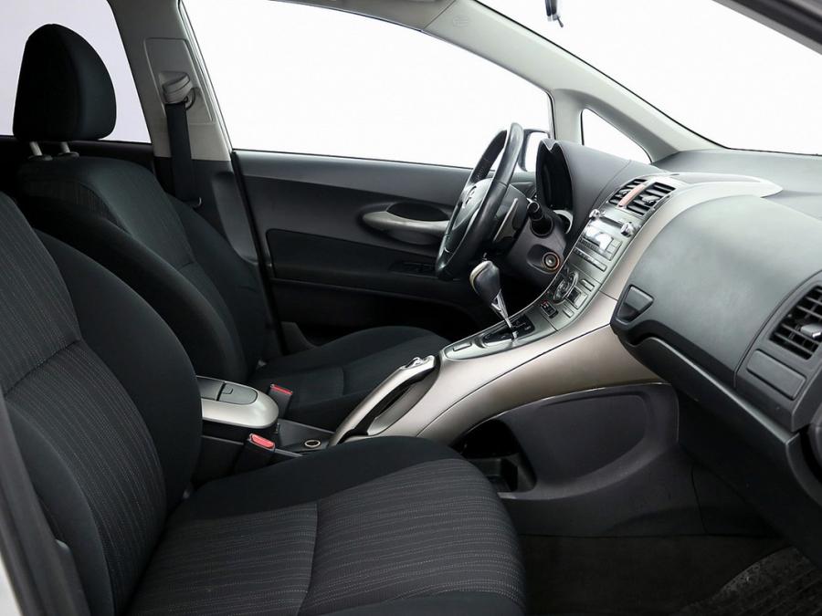 Pelēks Toyota Auris 2007 Tallina, ar dzinēja tilpumu 1.60 L un nobraukumu 237 tūkst. km par 2199 €, foto 16 vietnē AUTOMOTO.COM.LV
