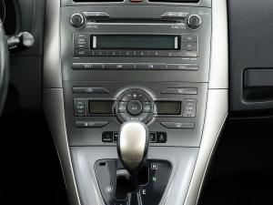 Pelēks Toyota Auris 2007 Tallina, ar dzinēja tilpumu 1.60 L un nobraukumu 237 tūkst. km par 2199 €, foto 18 vietnē AUTOMOTO.COM.LV