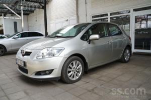 Grey Toyota Auris 2007 in Riga, with an engine capacity of 1.60 L and mileage of 267 thousand km for 1700 €, photo 3 on AUTOMOTO.COM.LV