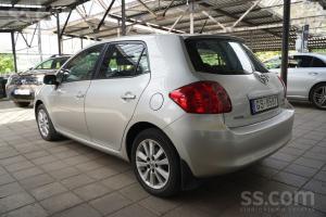 Grey Toyota Auris 2007 in Riga, with an engine capacity of 1.60 L and mileage of 267 thousand km for 1700 €, photo 4 on AUTOMOTO.COM.LV