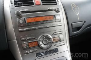 Grey Toyota Auris 2007 in Riga, with an engine capacity of 1.60 L and mileage of 267 thousand km for 1700 €, photo 11 on AUTOMOTO.COM.LV