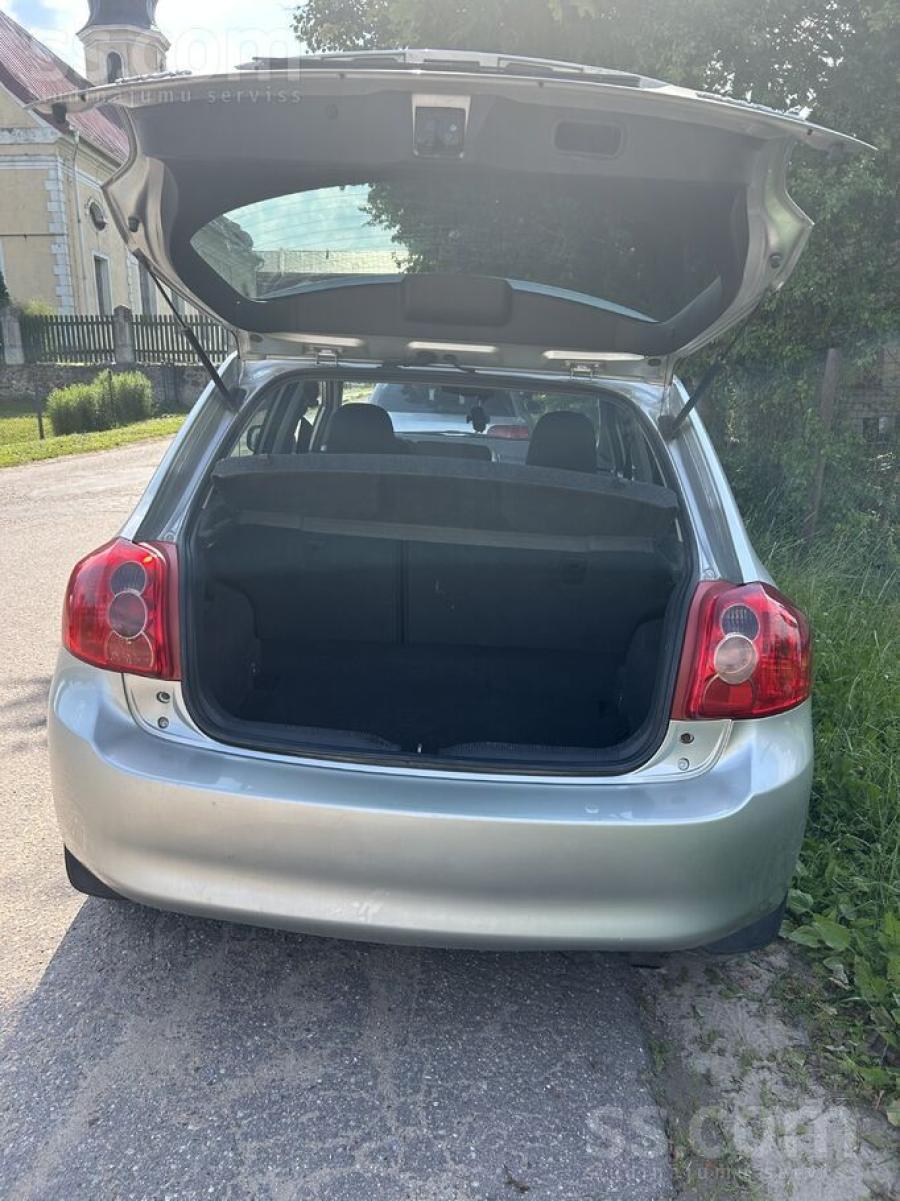 Pelēks Toyota Auris 2007 Rīga, ar dzinēja tilpumu 2.20 L un nobraukumu 0 tūkst. km par 1700 €, foto 1 vietnē AUTOMOTO.COM.LV