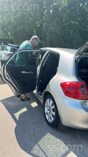 Pelēks Toyota Auris 2007 Rīga, ar dzinēja tilpumu 2.20 L un nobraukumu 0 tūkst. km par 1700 €, foto 12 vietnē AUTOMOTO.COM.LV