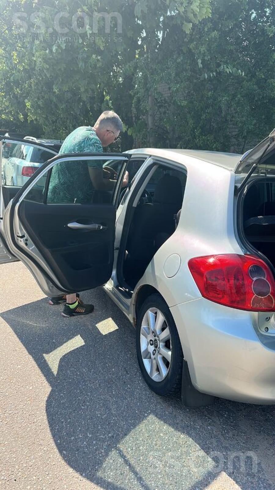 Pelēks Toyota Auris 2007 Rīga, ar dzinēja tilpumu 2.20 L un nobraukumu 0 tūkst. km par 1700 €, foto 12 vietnē AUTOMOTO.COM.LV