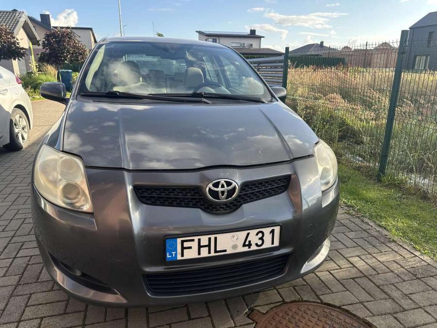 Pelēks Toyota Auris 2007 Kauņa, ar dzinēja tilpumu 2.00 L un nobraukumu 323 tūkst. km par 900 €, foto 3 vietnē AUTOMOTO.COM.LV
