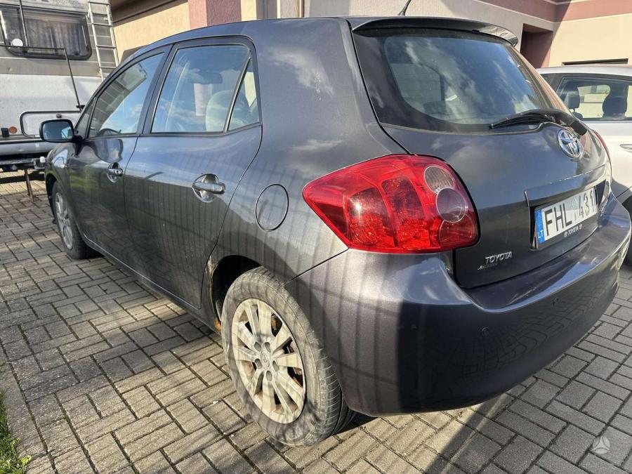 Pelēks Toyota Auris 2007 Kauņa, ar dzinēja tilpumu 2.00 L un nobraukumu 323 tūkst. km par 900 €, foto 5 vietnē AUTOMOTO.COM.LV