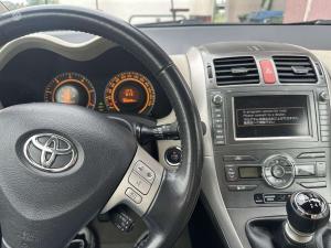 Pelēks Toyota Auris 2007 Kauņa, ar dzinēja tilpumu 2.00 L un nobraukumu 323 tūkst. km par 900 €, foto 13 vietnē AUTOMOTO.COM.LV