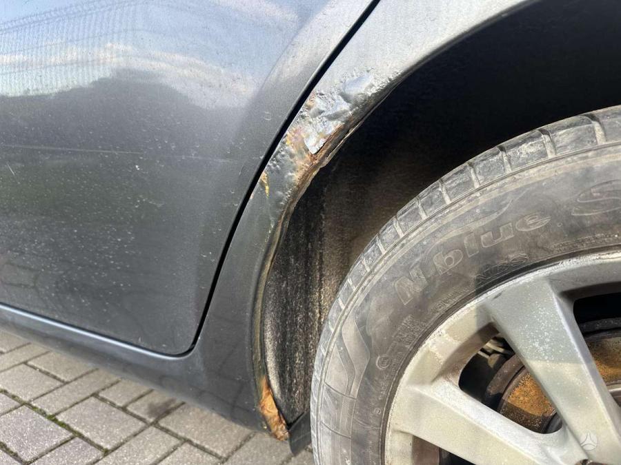 Pelēks Toyota Auris 2007 Kauņa, ar dzinēja tilpumu 2.00 L un nobraukumu 323 tūkst. km par 900 €, foto 15 vietnē AUTOMOTO.COM.LV