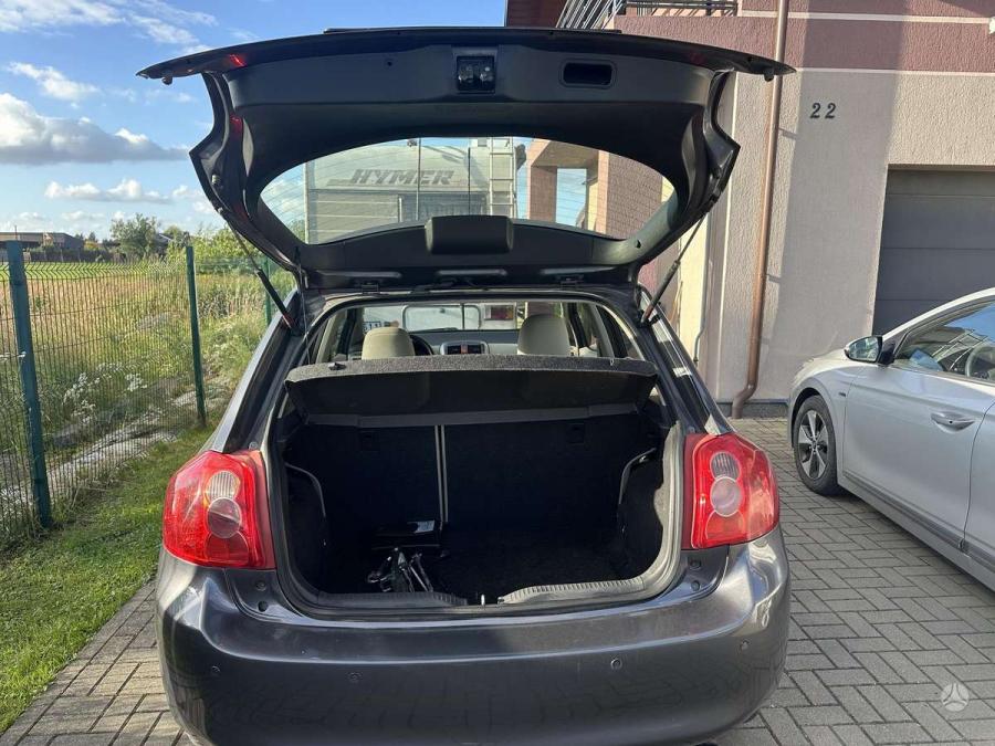 Pelēks Toyota Auris 2007 Kauņa, ar dzinēja tilpumu 2.00 L un nobraukumu 323 tūkst. km par 900 €, foto 17 vietnē AUTOMOTO.COM.LV
