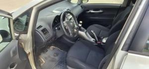 Pelēks Toyota Auris 2007 Viļņa, ar dzinēja tilpumu 1.60 L un nobraukumu 357 tūkst. km par 1400 €, foto  vietnē AUTOMOTO.COM.LV