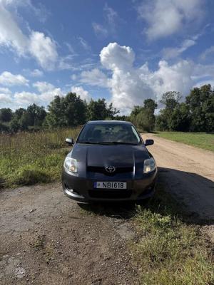 Pelēks Toyota Auris 2007 Mažeikiai, ar dzinēja tilpumu 0.00 L un nobraukumu 263 tūkst. km par 2500 €, foto  vietnē AUTOMOTO.COM.LV