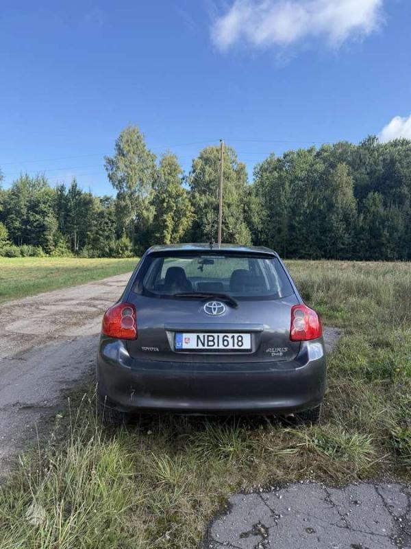 Grey Toyota Auris 2007 in Mazeikiai, with an engine capacity of 0.00 L and mileage of 263 thousand km for 2500 €, photo 4 on AUTOMOTO.COM.LV