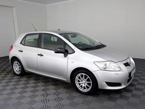 Pelēks Toyota Auris 2007 Tallina, ar dzinēja tilpumu 1.40 L un nobraukumu 276 tūkst. km par 1699 €, foto  vietnē AUTOMOTO.COM.LV