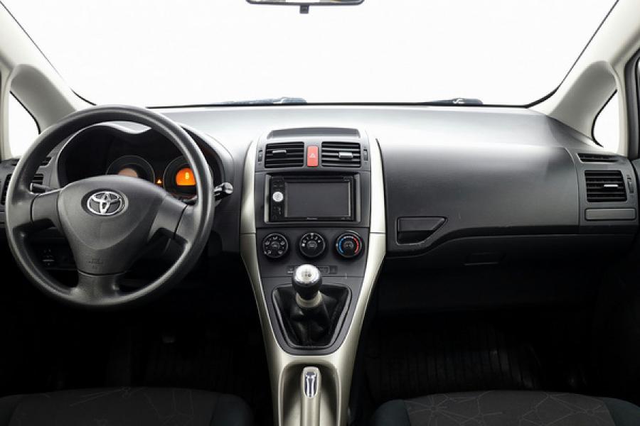 Pelēks Toyota Auris 2007 Tallina, ar dzinēja tilpumu 1.40 L un nobraukumu 276 tūkst. km par 1699 €, foto 6 vietnē AUTOMOTO.COM.LV