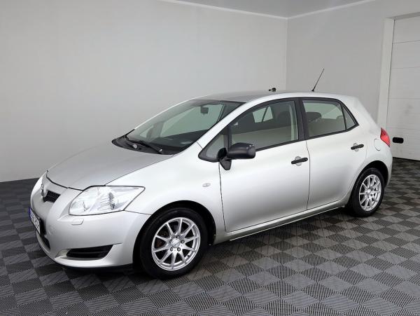 Grey Toyota Auris 2007 in Tallinn, with an engine capacity of 1.40 L and mileage of 276 thousand km for 1699 €, photo 11 on AUTOMOTO.COM.LV