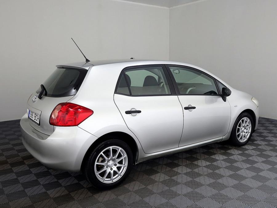 Pelēks Toyota Auris 2007 Tallina, ar dzinēja tilpumu 1.40 L un nobraukumu 276 tūkst. km par 1699 €, foto 12 vietnē AUTOMOTO.COM.LV
