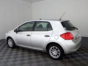 Pelēks Toyota Auris 2007 Tallina, ar dzinēja tilpumu 1.40 L un nobraukumu 276 tūkst. km par 1699 €, foto 13 vietnē AUTOMOTO.COM.LV