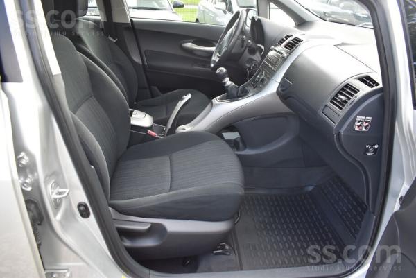 Grey Toyota Auris 2007 in Kuldiga, with an engine capacity of 2.00 L and mileage of 0 thousand km for 3150 €, photo 9 on AUTOMOTO.COM.LV