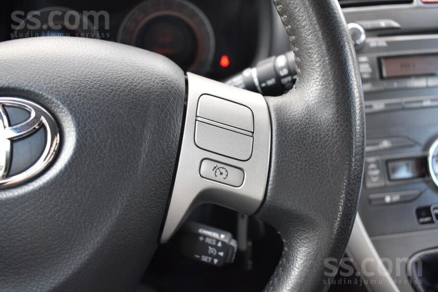 Pelēks Toyota Auris 2007 Kuldīga, ar dzinēja tilpumu 2.00 L un nobraukumu 0 tūkst. km par 3150 €, foto 16 vietnē AUTOMOTO.COM.LV