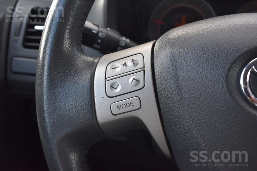 Pelēks Toyota Auris 2007 Kuldīga, ar dzinēja tilpumu 2.00 L un nobraukumu 0 tūkst. km par 3150 €, foto 18 vietnē AUTOMOTO.COM.LV