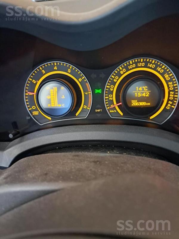 Grey Toyota Auris 2007 in Liepaja, with an engine capacity of 1.60 L and mileage of 206 thousand km for 2450 €, photo 11 on AUTOMOTO.COM.LV