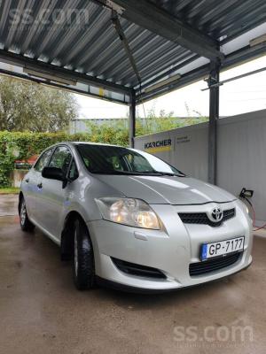 Grey Toyota Auris 2007 in Riga, with an engine capacity of 1.40 L and mileage of 310 thousand km for 2150 €, photo  on AUTOMOTO.COM.LV
