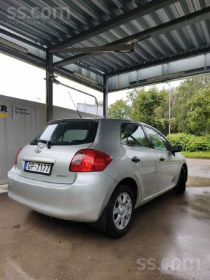 Grey Toyota Auris 2007 in Riga, with an engine capacity of 1.40 L and mileage of 310 thousand km for 2150 €, photo 5 on AUTOMOTO.COM.LV