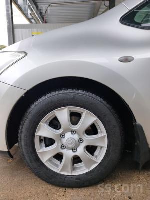 Grey Toyota Auris 2007 in Riga, with an engine capacity of 1.40 L and mileage of 310 thousand km for 2150 €, photo 8 on AUTOMOTO.COM.LV