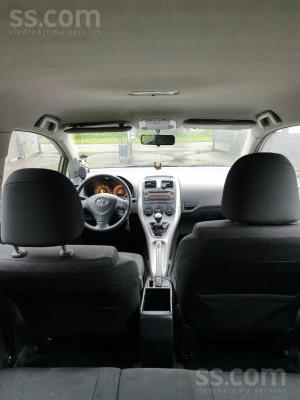 Grey Toyota Auris 2007 in Riga, with an engine capacity of 1.40 L and mileage of 310 thousand km for 2150 €, photo 18 on AUTOMOTO.COM.LV