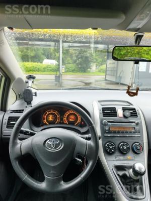 Grey Toyota Auris 2007 in Riga, with an engine capacity of 1.40 L and mileage of 310 thousand km for 2150 €, photo 22 on AUTOMOTO.COM.LV