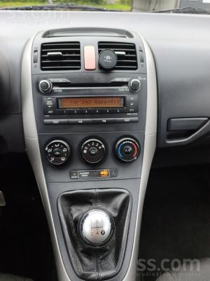 Grey Toyota Auris 2007 in Riga, with an engine capacity of 1.40 L and mileage of 310 thousand km for 2150 €, photo 24 on AUTOMOTO.COM.LV