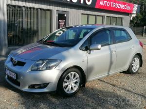 Grey Toyota Auris 2007 in Valmiera, with an engine capacity of 2.20 L and mileage of 368 thousand km for 2250 €, photo 3 on AUTOMOTO.COM.LV