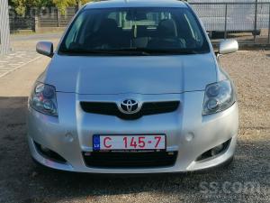 Grey Toyota Auris 2007 in Valmiera, with an engine capacity of 2.20 L and mileage of 368 thousand km for 2250 €, photo 4 on AUTOMOTO.COM.LV