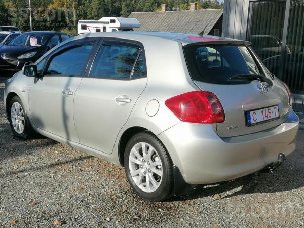 Тойота Аурис 2007 в Валмиера на AUTOMOTO.COM.LV Серый Тойота Аурис 2007 в Валмиера, объемом двигателя 2.20 л и пробегом 368 тыс. км за 2250 €, фото 9 на AUTOMOTO.COM.LV