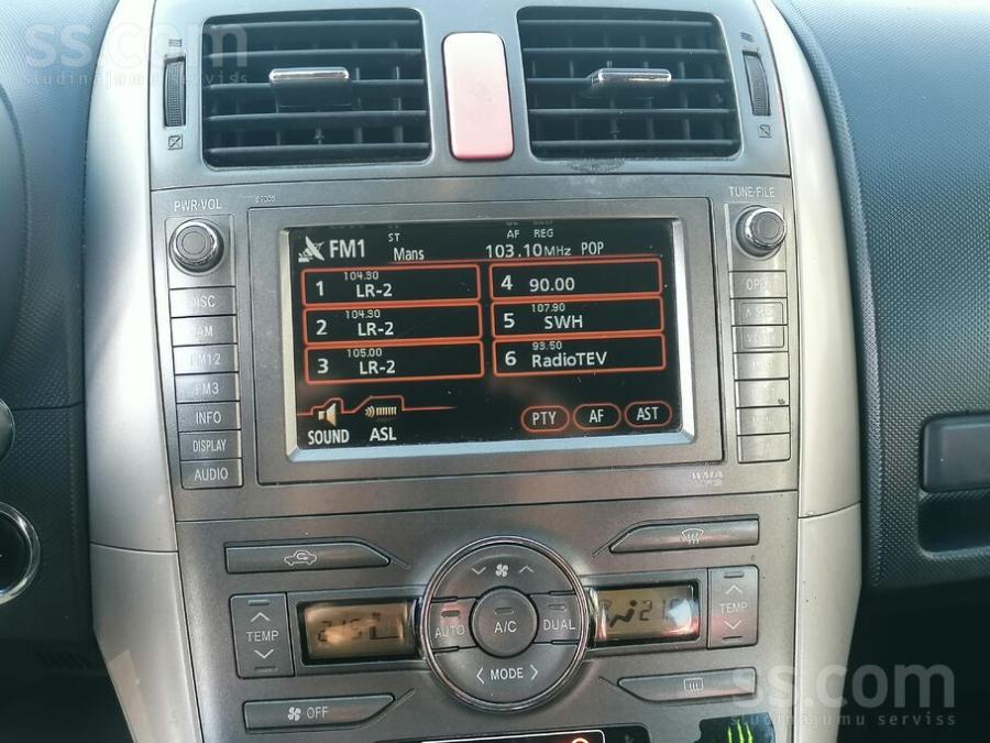 Grey Toyota Auris 2007 in Valmiera, with an engine capacity of 2.20 L and mileage of 368 thousand km for 2250 €, photo 16 on AUTOMOTO.COM.LV
