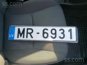 Grey Toyota Auris 2007 in Valmiera, with an engine capacity of 2.20 L and mileage of 368 thousand km for 2250 €, photo 18 on AUTOMOTO.COM.LV