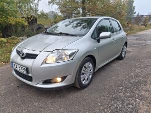 Pelēks Toyota Auris 2007 Valmiera, ar dzinēja tilpumu 1.40 L un nobraukumu 220 tūkst. km par 1950 €, foto  vietnē AUTOMOTO.COM.LV