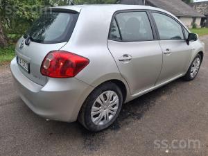 Grey Toyota Auris 2007 in Valmiera, with an engine capacity of 1.40 L and mileage of 220 thousand km for 1950 €, photo 4 on AUTOMOTO.COM.LV