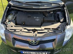 Pelēks Toyota Auris 2007 Rīga, ar dzinēja tilpumu 2.00 L un nobraukumu 341 tūkst. km par 2500 €, foto 4 vietnē AUTOMOTO.COM.LV
