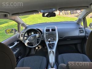 Pelēks Toyota Auris 2007 Rīga, ar dzinēja tilpumu 2.00 L un nobraukumu 341 tūkst. km par 2500 €, foto 6 vietnē AUTOMOTO.COM.LV