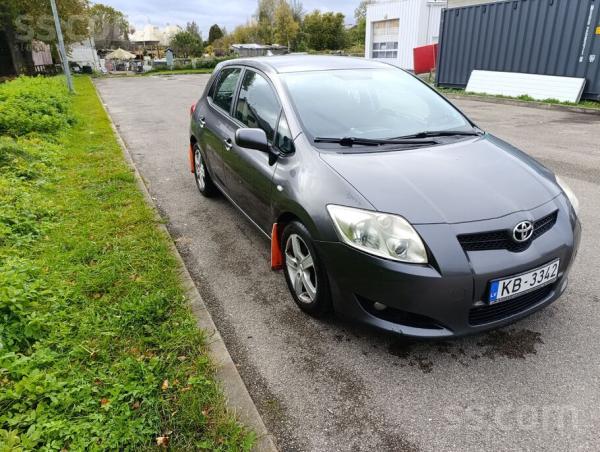 Pelēks Toyota Auris 2007 Rīga, ar dzinēja tilpumu 2.00 L un nobraukumu 322 tūkst. km par 2400 €, foto 5 vietnē AUTOMOTO.COM.LV