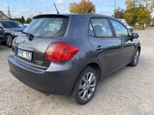 Grey Toyota Auris 2007 in Silute, with an engine capacity of 2.00 L and mileage of 350 thousand km for 3200 €, photo 6 on AUTOMOTO.COM.LV