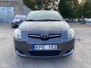Grey Toyota Auris 2007 in Silute, with an engine capacity of 2.00 L and mileage of 350 thousand km for 3200 €, photo 8 on AUTOMOTO.COM.LV