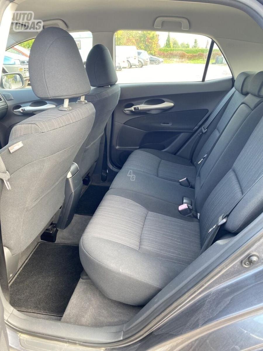 Grey Toyota Auris 2007 in Silute, with an engine capacity of 2.00 L and mileage of 350 thousand km for 3200 €, photo 12 on AUTOMOTO.COM.LV