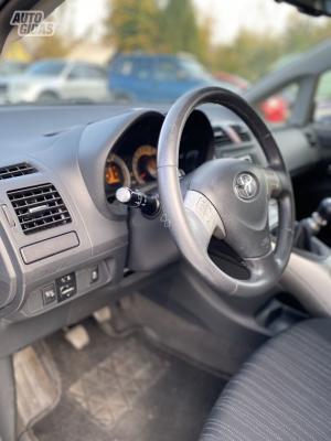 Grey Toyota Auris 2007 in Silute, with an engine capacity of 2.00 L and mileage of 350 thousand km for 3200 €, photo 14 on AUTOMOTO.COM.LV