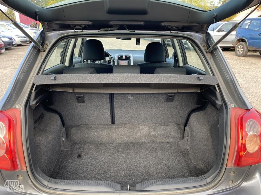 Grey Toyota Auris 2007 in Silute, with an engine capacity of 2.00 L and mileage of 350 thousand km for 3200 €, photo 20 on AUTOMOTO.COM.LV
