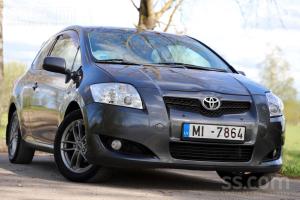 Grey Toyota Auris 2008 in Tukums, with an engine capacity of 1.60 L and mileage of 325 thousand km for 1700 €, photo 1 on AUTOMOTO.COM.LV