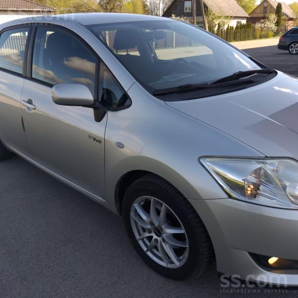 Grey Toyota Auris 2008 in Rezekne, with an engine capacity of 2.00 L and mileage of 0 thousand km for 2900 €, photo 5 on AUTOMOTO.COM.LV