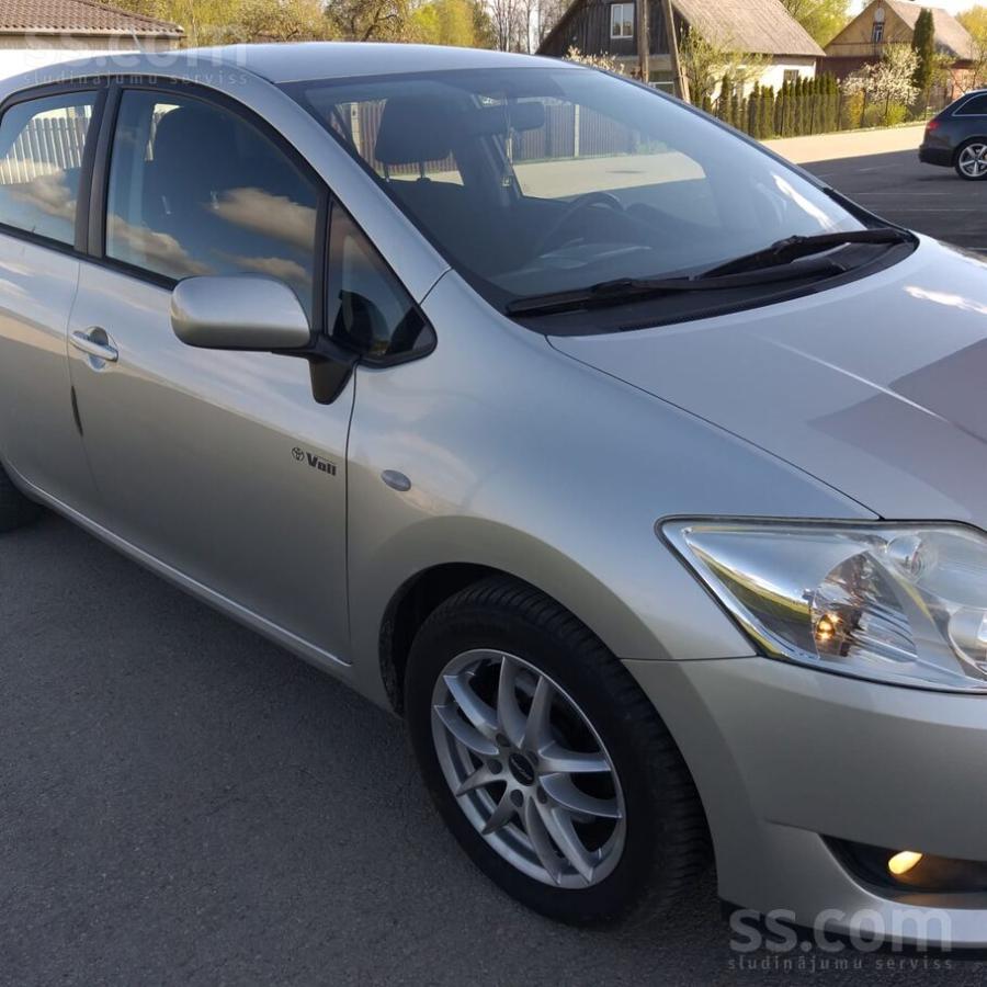 Grey Toyota Auris 2008 in Rezekne, with an engine capacity of 2.00 L and mileage of 0 thousand km for 2900 €, photo 5 on AUTOMOTO.COM.LV